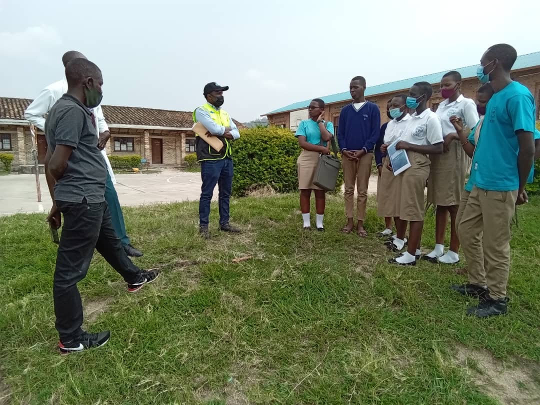 Green Amayaga: APEFA Staff Visit EAV Mayaga Environment Club – APEFA